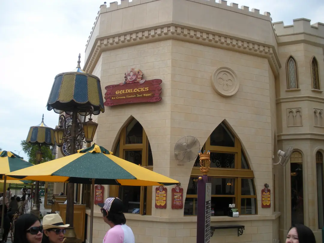 Goldilocks's Photo - Singaporean Western in Sentosa Resorts World ...