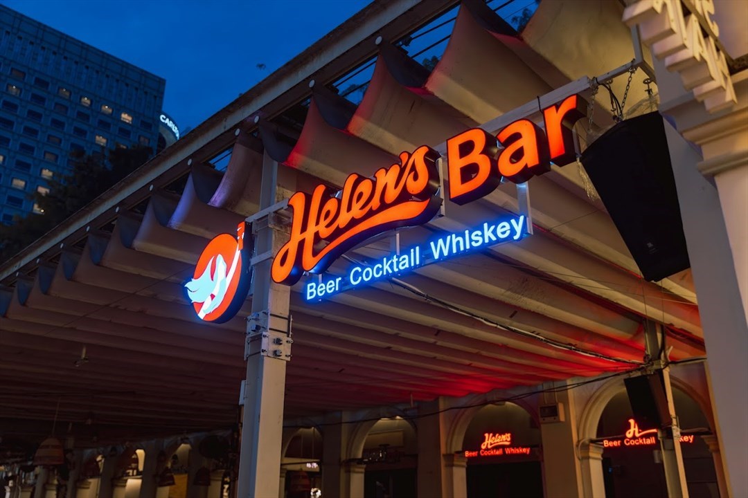 Helen's Bar - Fusion Pizza Bars/Lounges in City Hall Chijmes Singapore ...